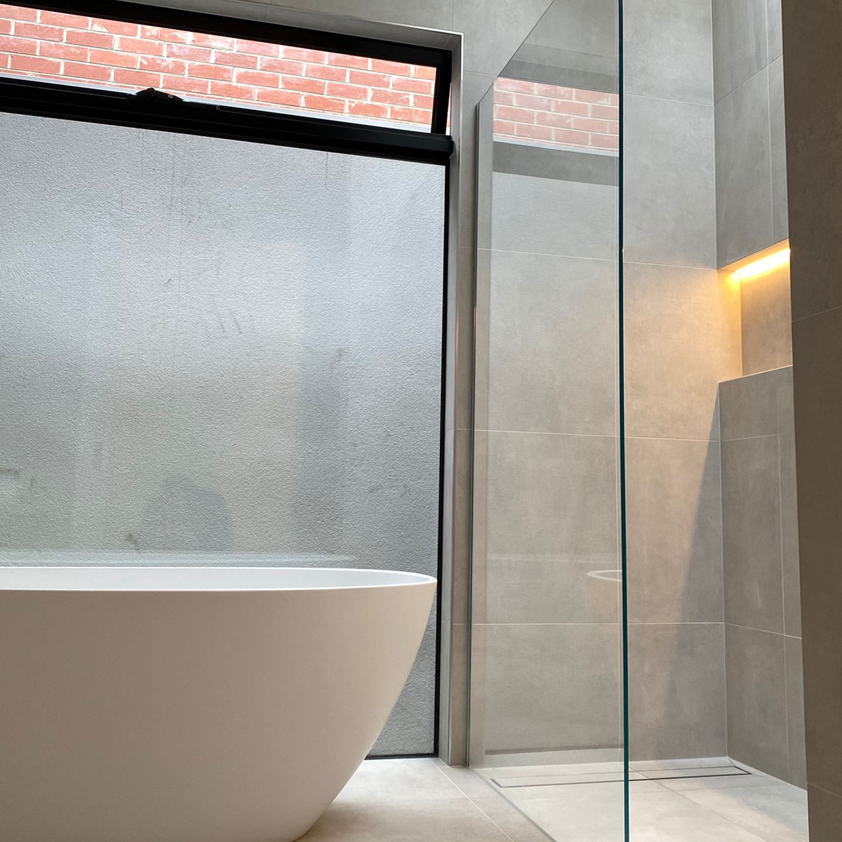 Shower Glass - Ultra Clear Return Panel 10x1097x2100mm – Eos Bathware