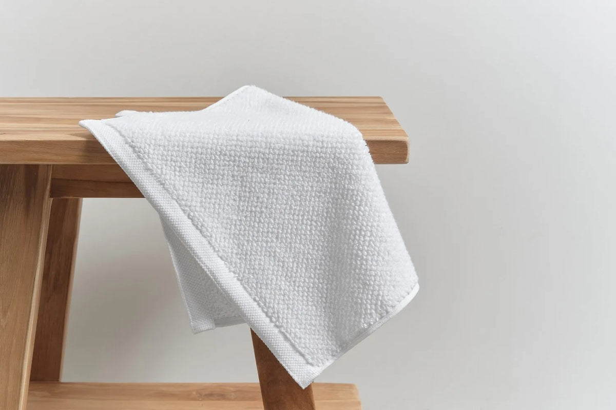 Jacquard Pure Cotton Face Washer in White – Eos Bathware